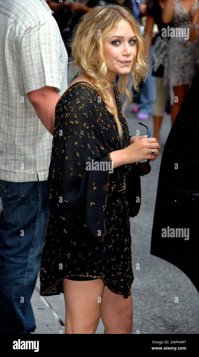 Mary-Kate Olsen poses for photos outside the "Late Show with David ...