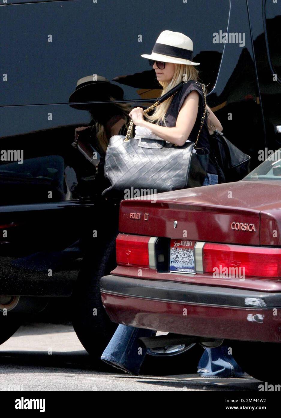 Nicole Richie went grocery shopping today at Whole Foods Market in ...