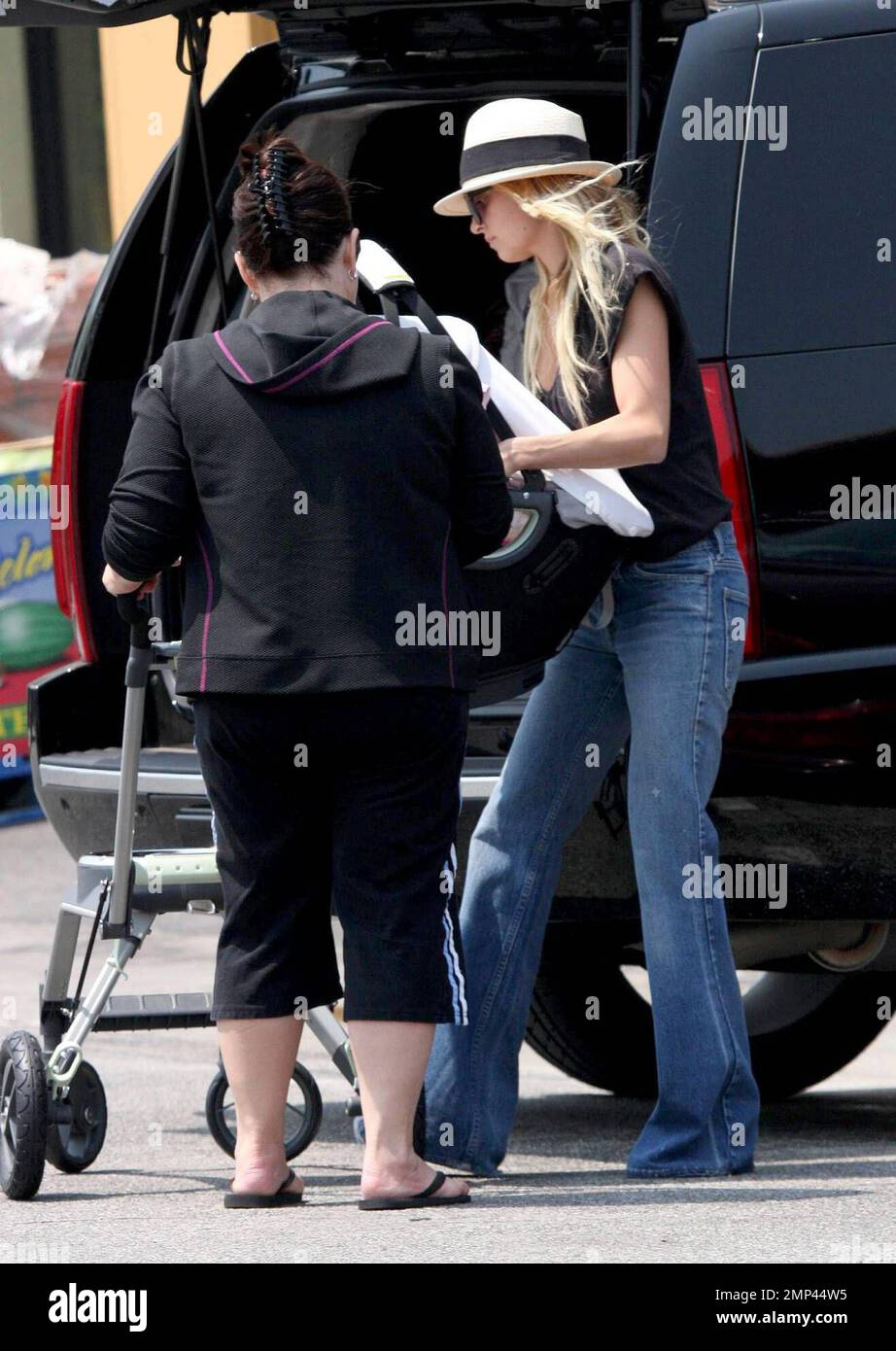 Nicole Richie went grocery shopping today at Whole Foods Market in ...