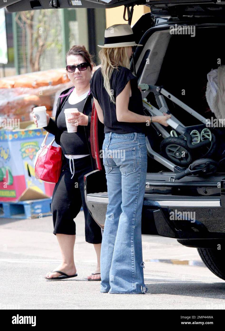 Nicole Richie went grocery shopping today at Whole Foods Market in ...