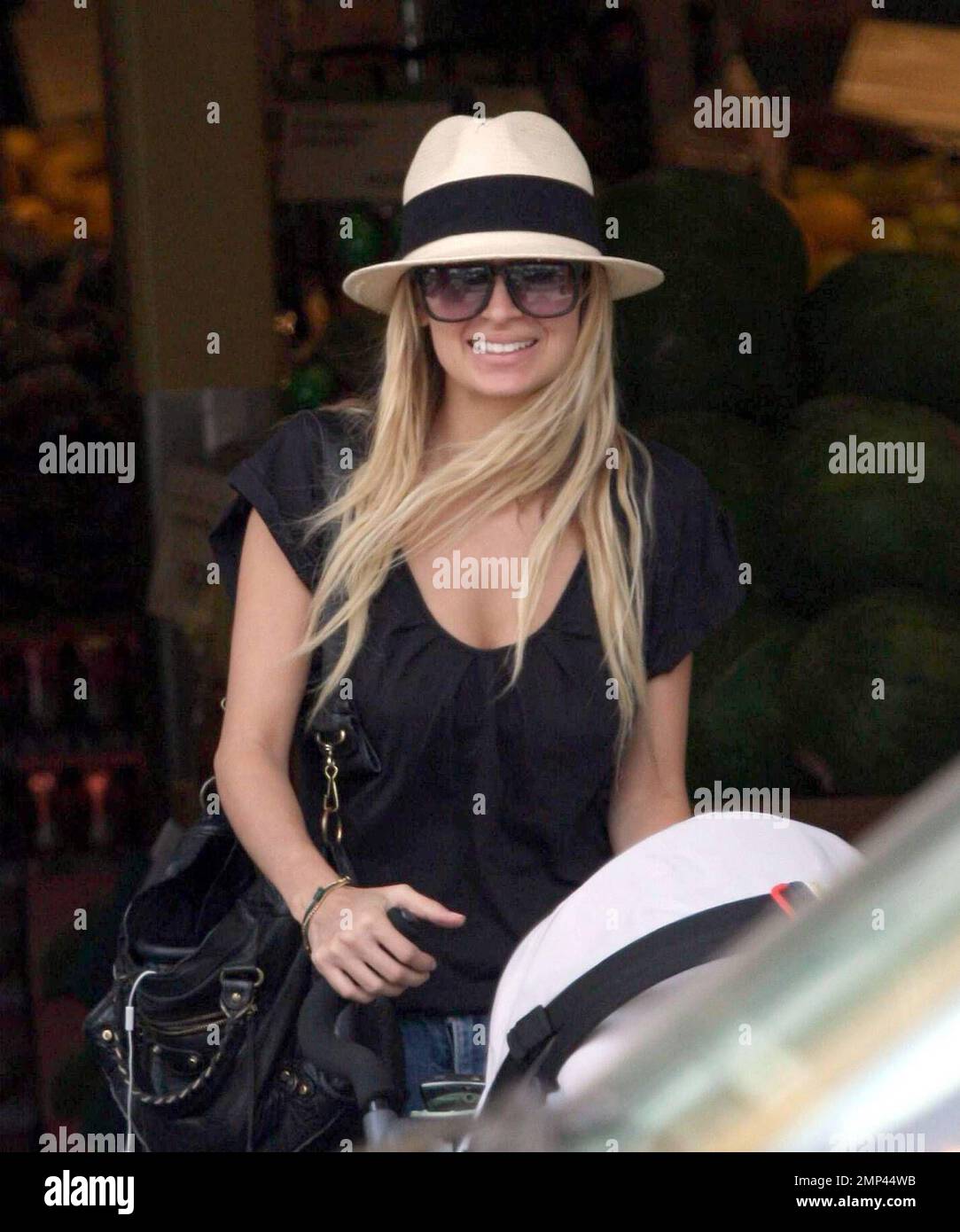 Nicole Richie went grocery shopping today at Whole Foods Market in ...