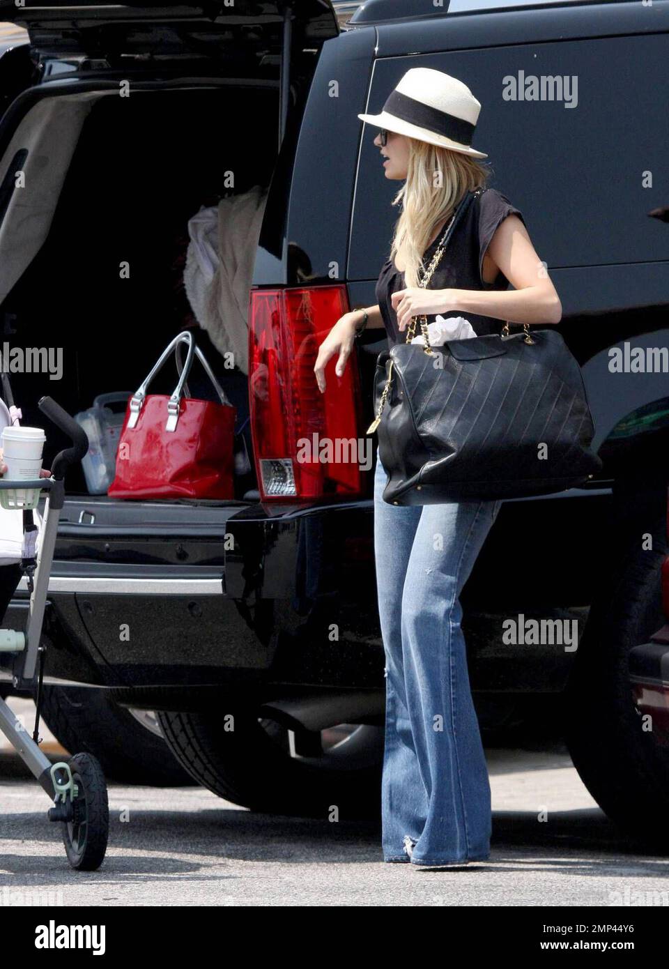 Nicole Richie went grocery shopping today at Whole Foods Market in ...
