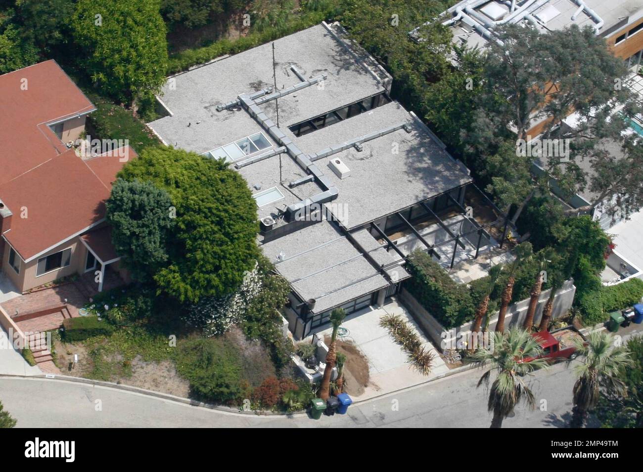 Exclusive!! This is English actor Jason Statham's 2,281-square-foot ...