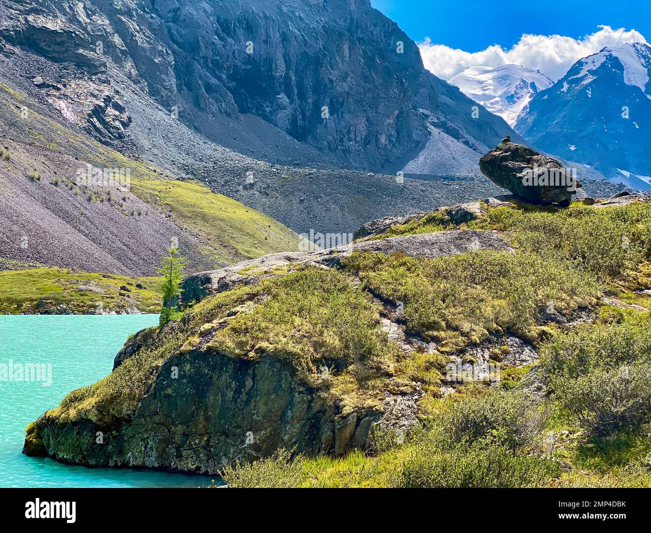 Turquoise clear water of Karakabak lake in Altai mountains with ...