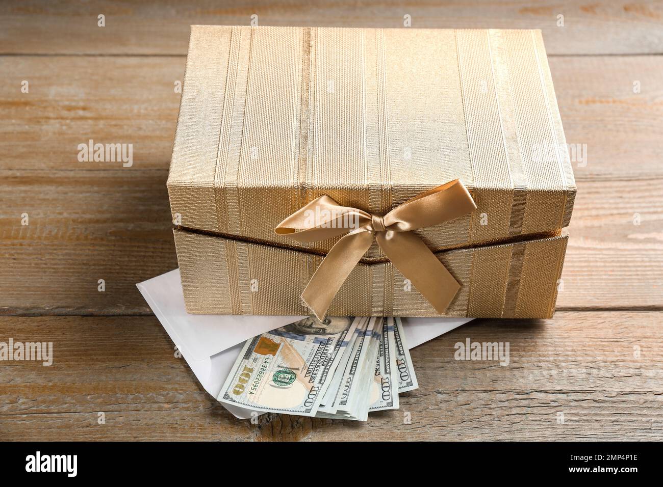 Bonus envelope dollar bills hi-res stock photography and images - Alamy