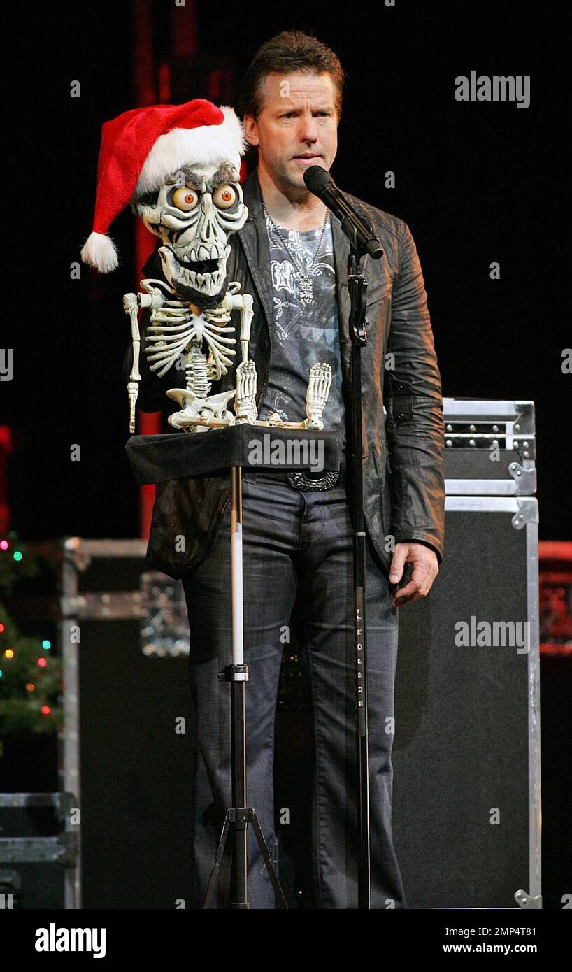 Comedian Jeff Dunham and 'Achmed the Dead Terrorist' perform in concert ...