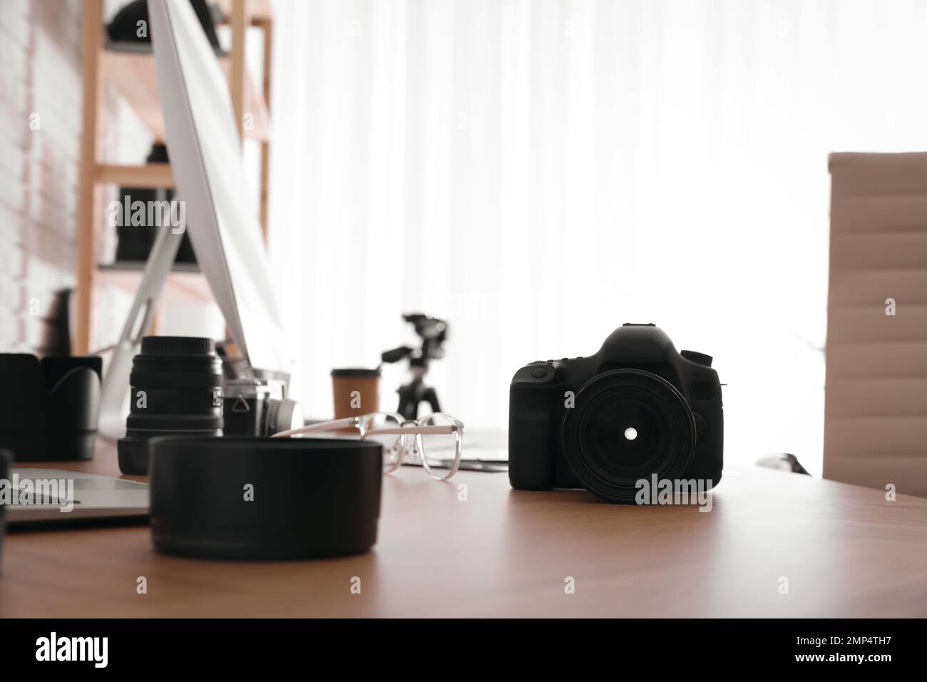 Photographers lifestyle hi-res stock photography and images - Alamy