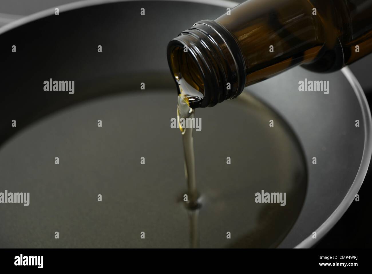 Pouring material hi-res stock photography and images - Alamy