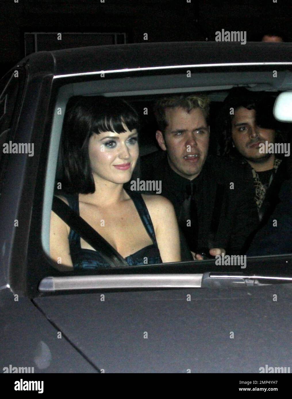 Singer Katy Perry signs autographs as she leaves Bar Deluxe with ...