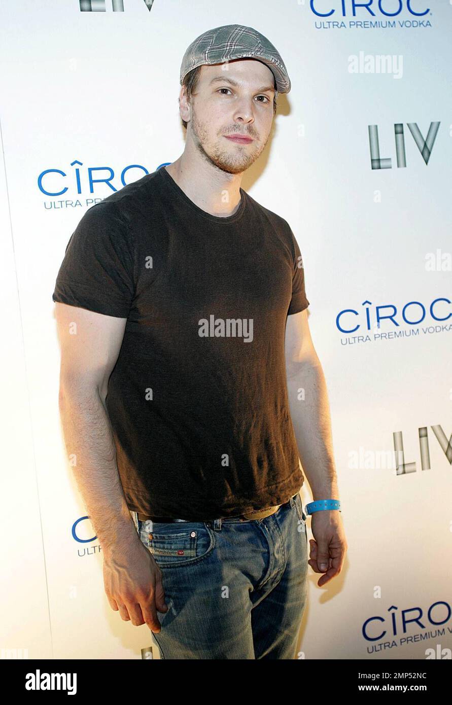 Singer Gavin DeGraw attends the New Years Eve celebration at LIV ...