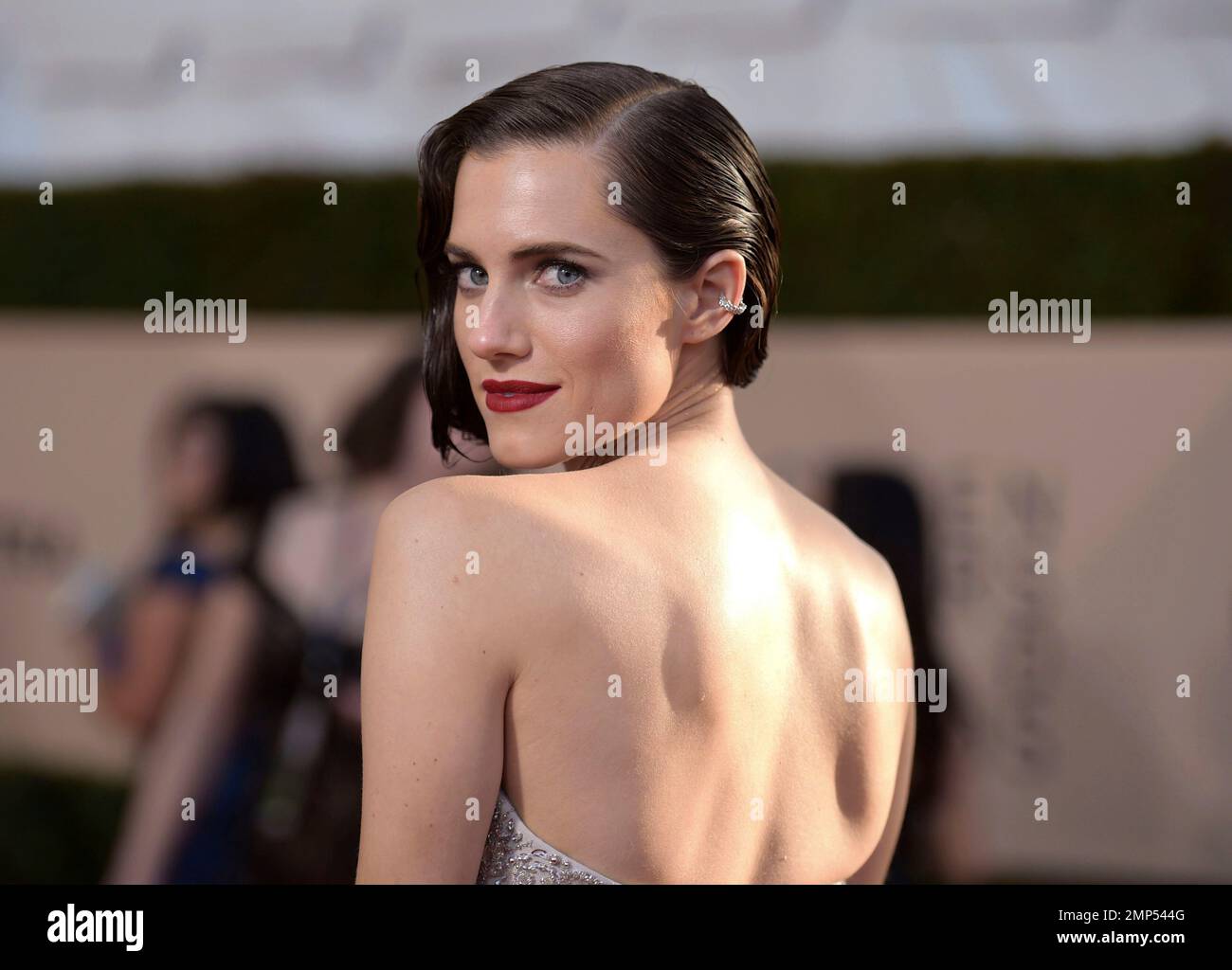 Allison Williams arrives at the 24th annual Screen Actors Guild Awards ...