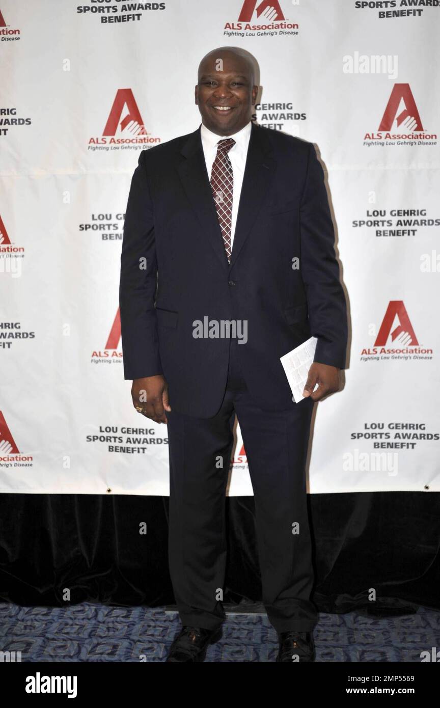 Howard Cross attends the 14th Annual ALS Lou Gehrig Sports Award ...
