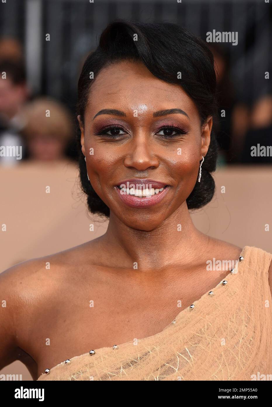Amanda Warren arrives at the 24th annual Screen Actors Guild Awards at ...