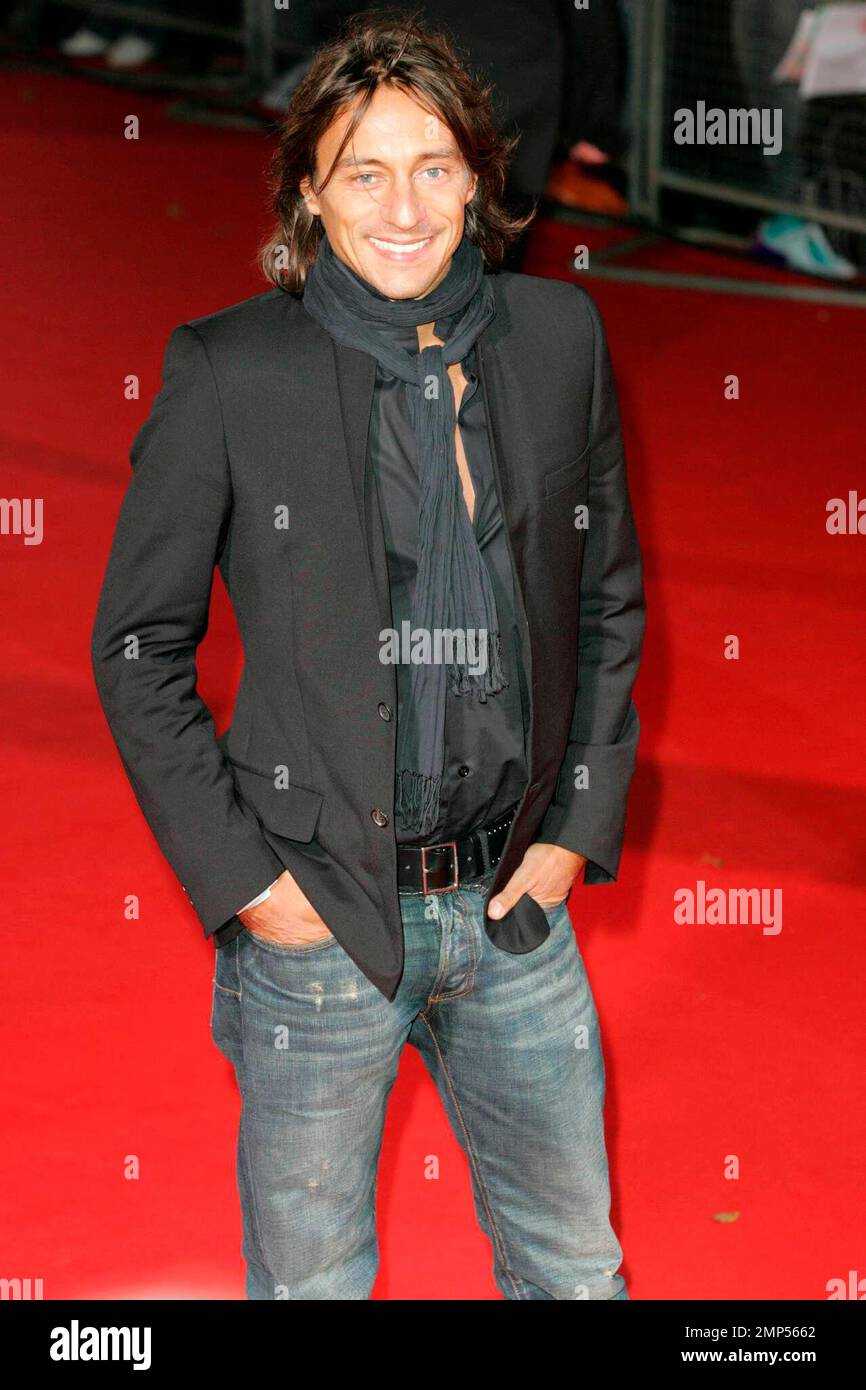 French artist Bob Sinclair arriving at the 2006 World Music Awards ...