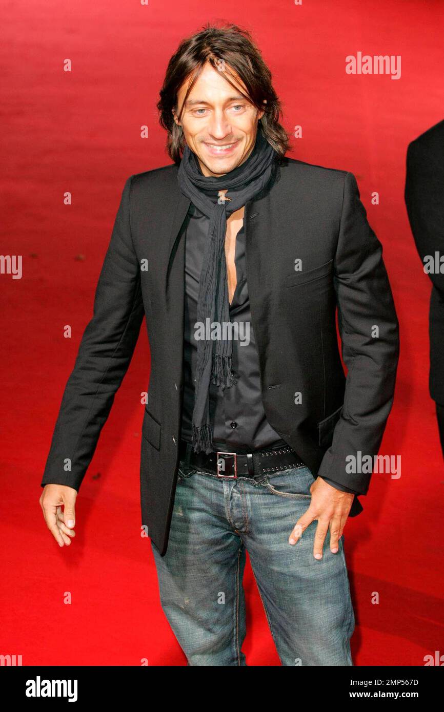 French artist Bob Sinclair arriving at the 2006 World Music Awards ...