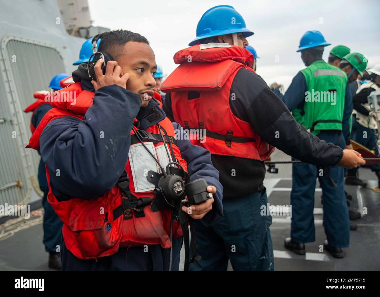 221009-N-ZQ263-1087 PACIFIC OCEAN (Oct. 9, 2022) U.S. Navy Seaman ...