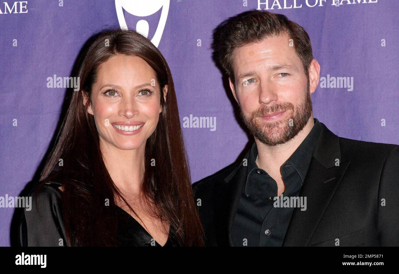 Christy Turlington and Ed Burns pose in the press room at the 2008 Rock ...