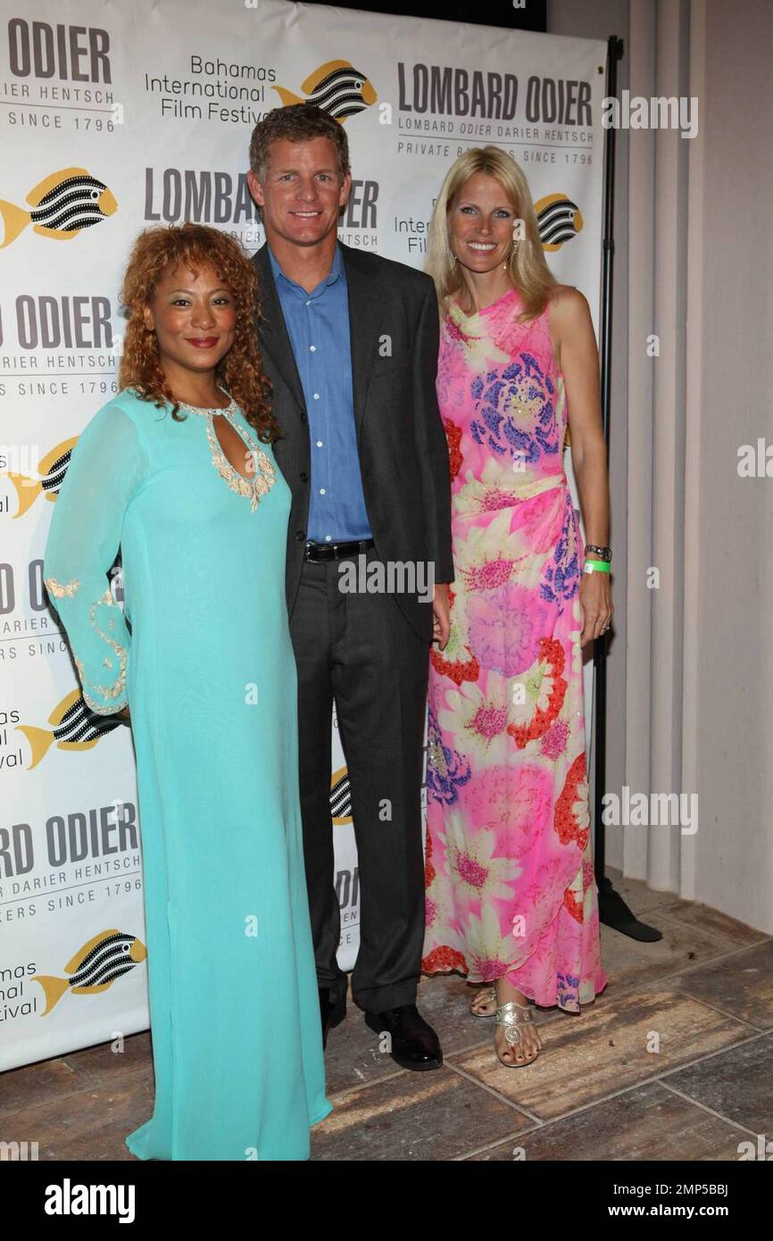 Bahamian tennis pro Mark Knowles and his wife Dawn with Leslie ...