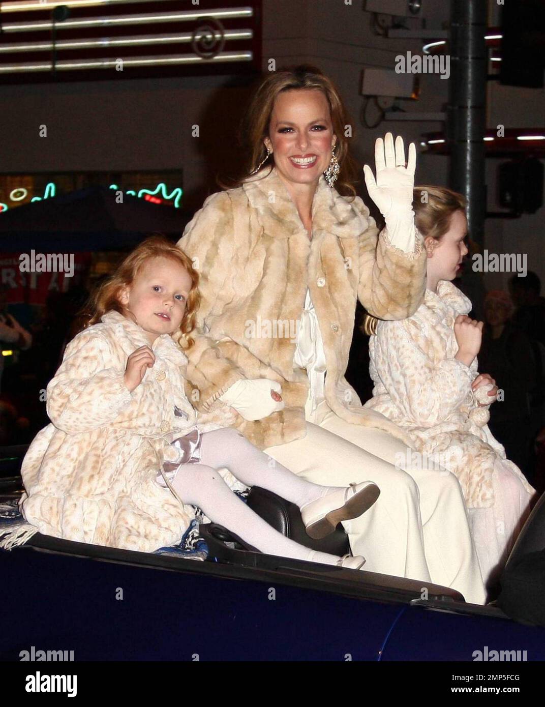 - Melora Hardin and daughters at the Hollywood Chrismas Parade ...