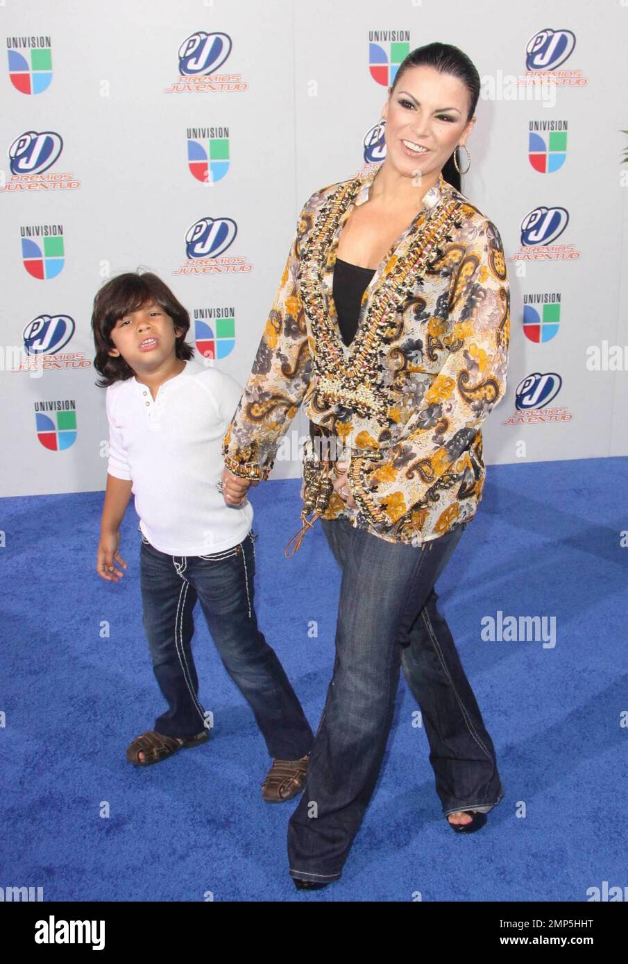 Ana Carolina Da Fonseca arrives at Univision's 2009 Premios Juventud at ...