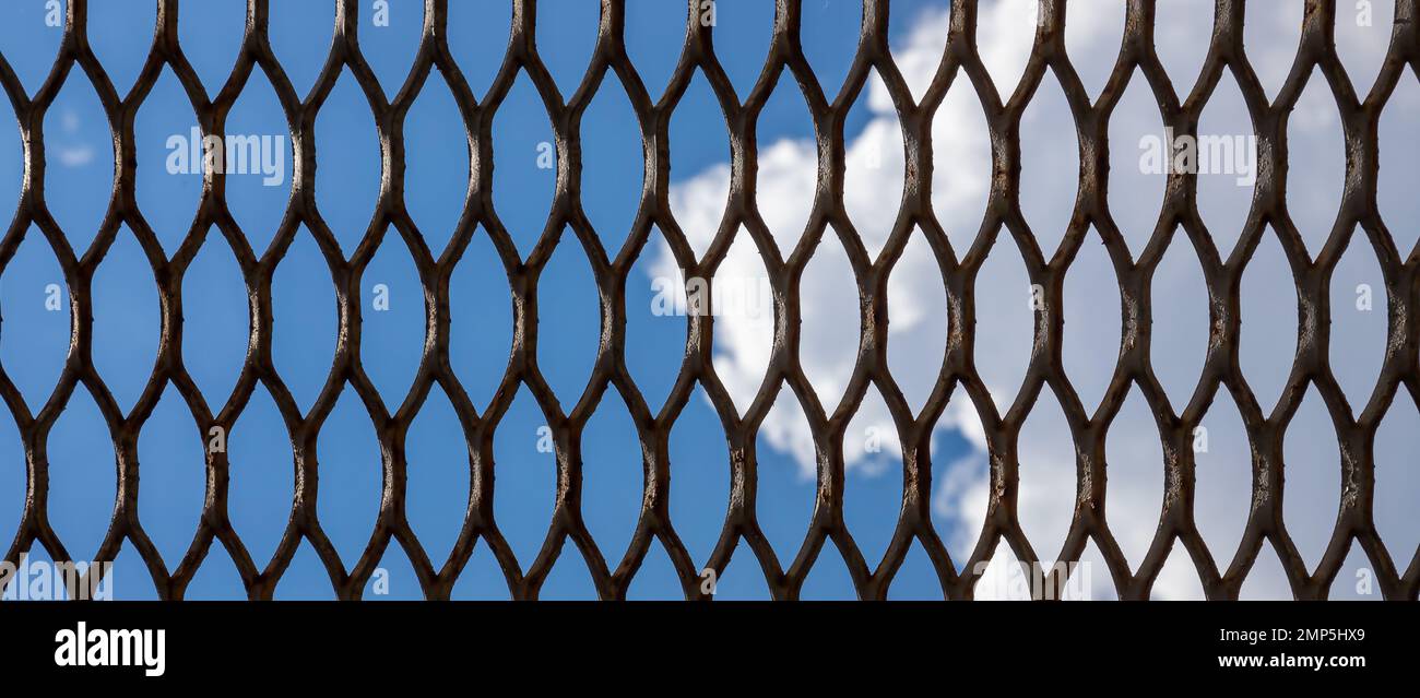 Metal lattice hi-res stock photography and images - Alamy