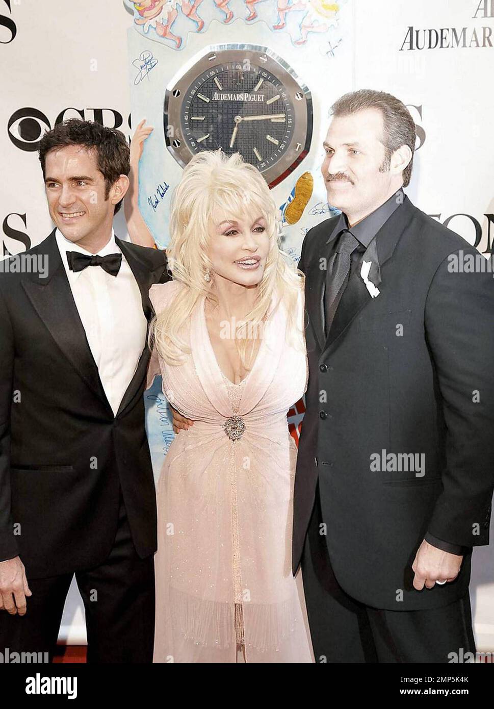 Dolly Parton at the Tony Awards. New York, NY. 6/7/09 Stock Photo - Alamy
