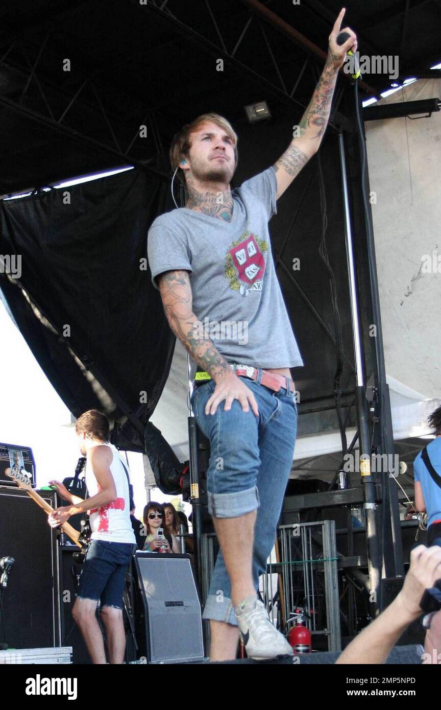 Craig owens of chiodos hi-res stock photography and images - Alamy