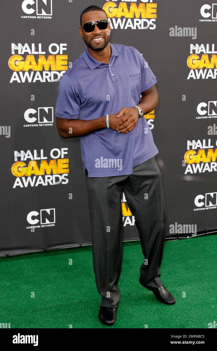 Professional Football Player Calvin Johnson arriving at the Cartoon ...