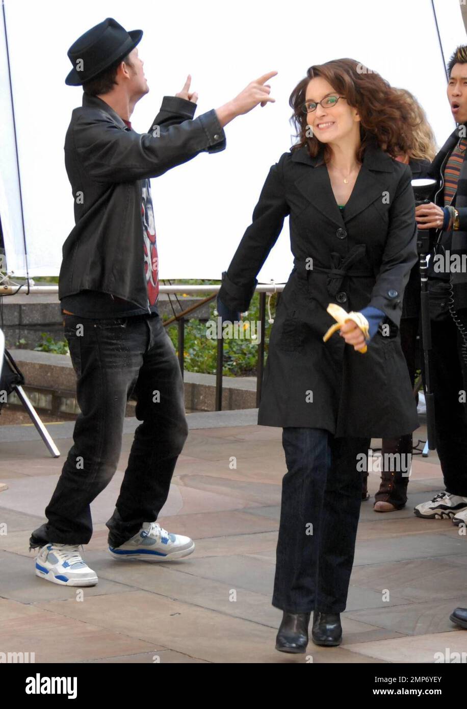 Tina Fey and Dean Winters film the television show "30 Rock" at ...