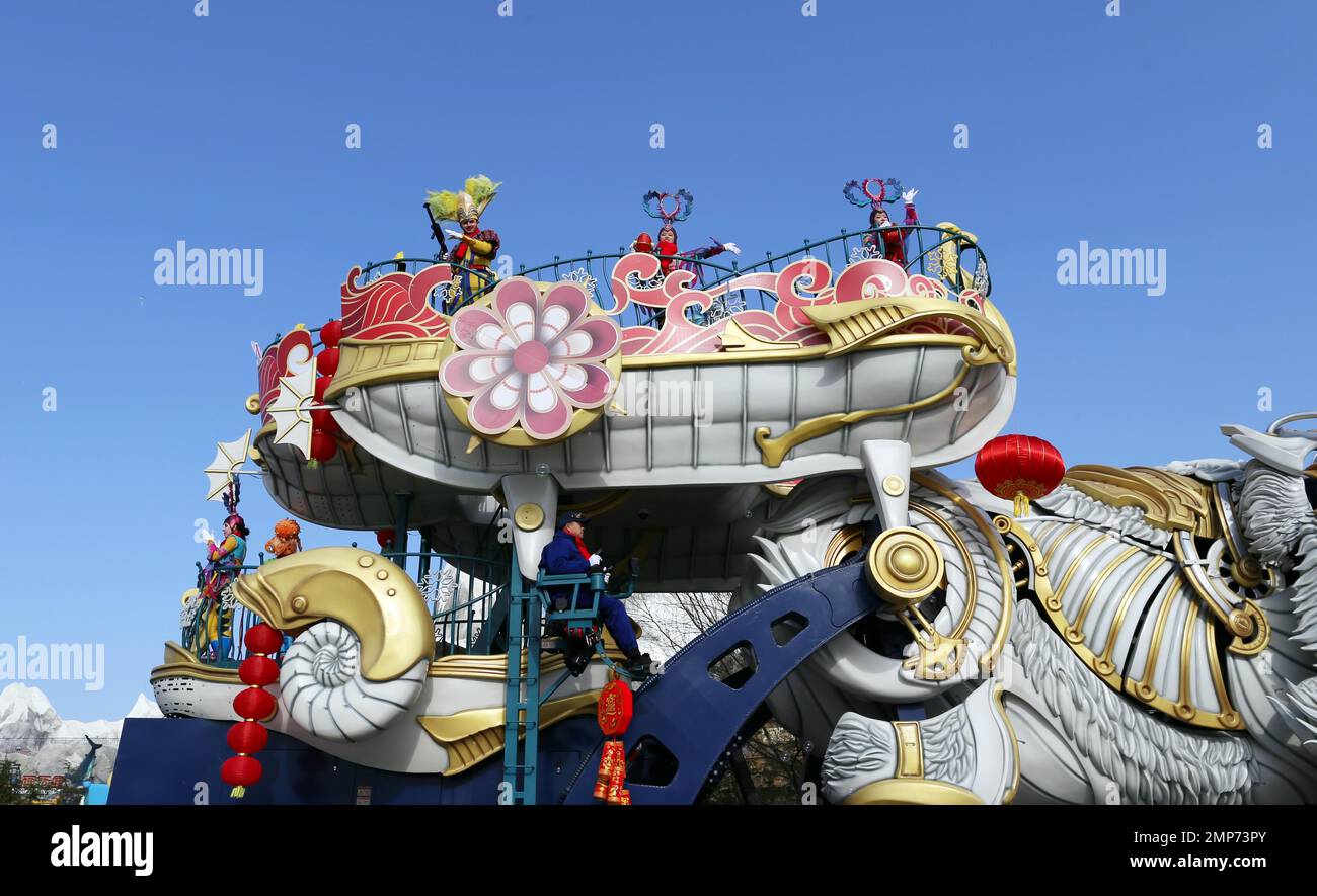 The giant-beast-shaped bionic technology robot float made in China ...