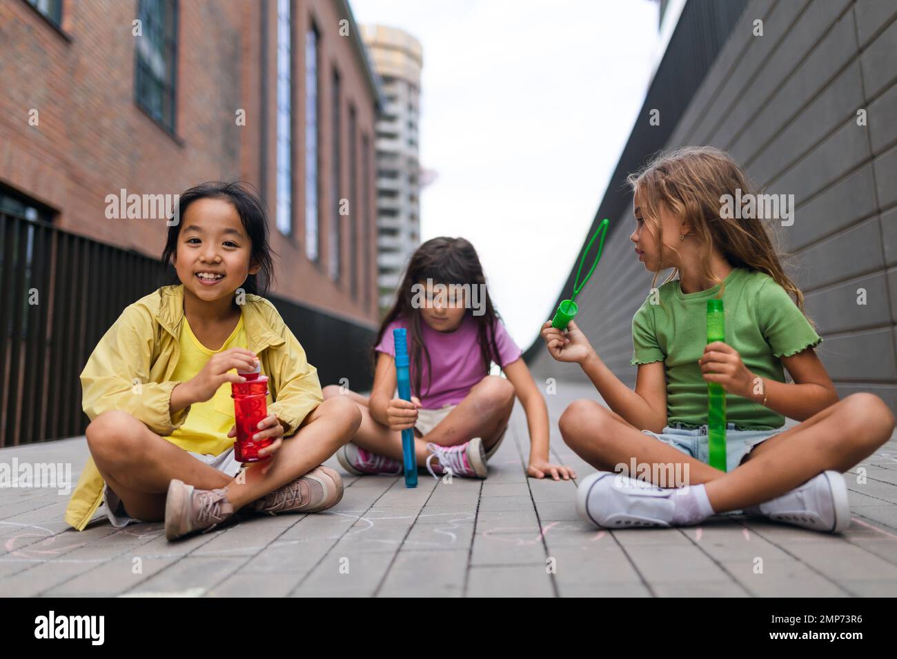 Happy three friends hi-res stock photography and images - Alamy