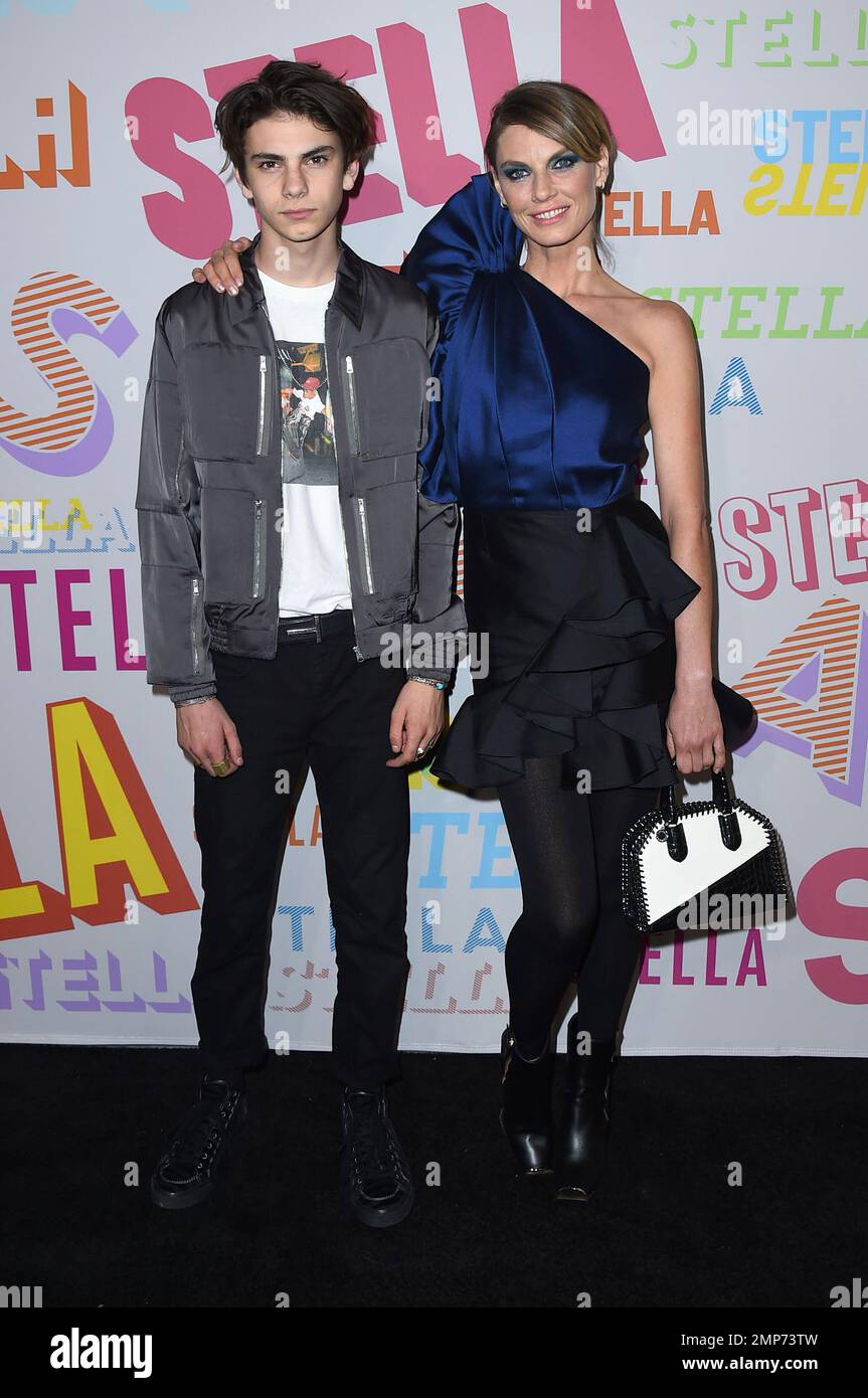 Angela Lindvall arrives at the Stella McCartney Autumn 2018 ...