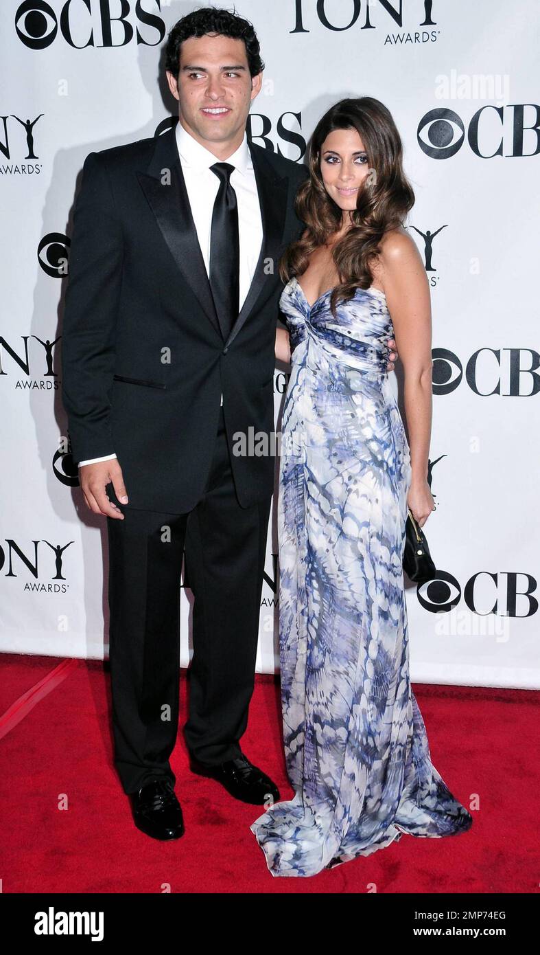 Mark sanchez jamie lynn sigler 64th hi-res stock photography and images ...