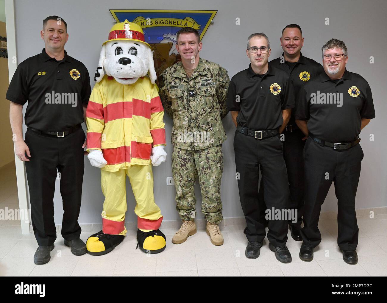 221011-N-OX321-1027 NAVAL AIR STATION SIGONELLA, Italy (Oct. 11, 2022 ...