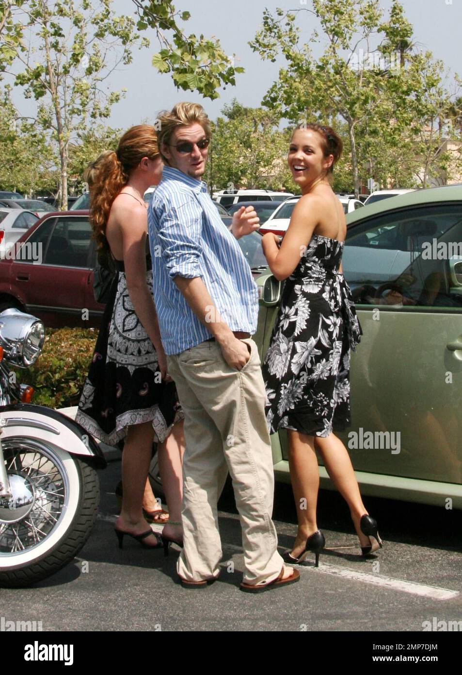 Exclusive!! Cute singer Aaron Carter has lunch on Mother's Day with ...