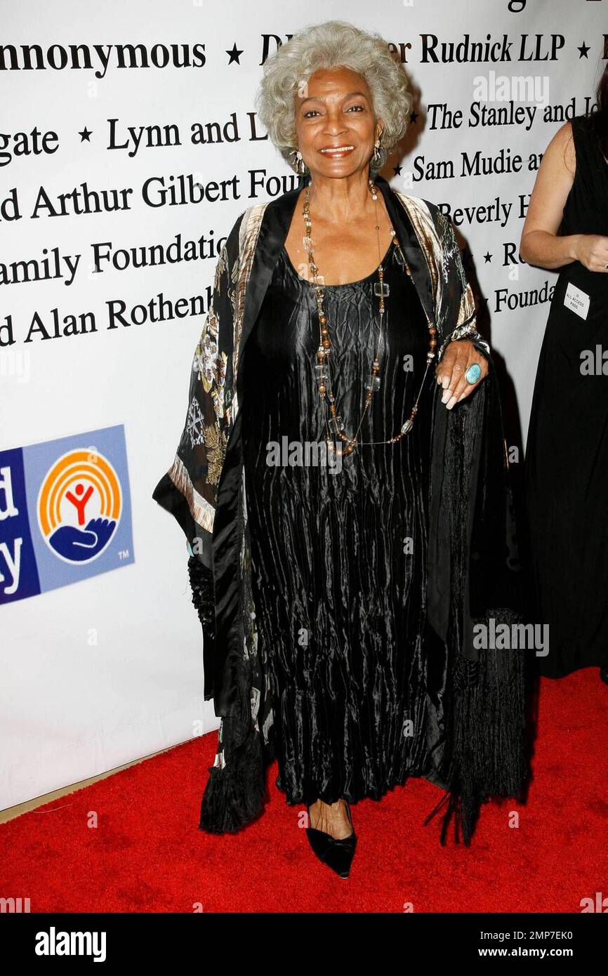 Nichelle Nichols at the 10th Annual Academy Awards Celebration Viewing ...