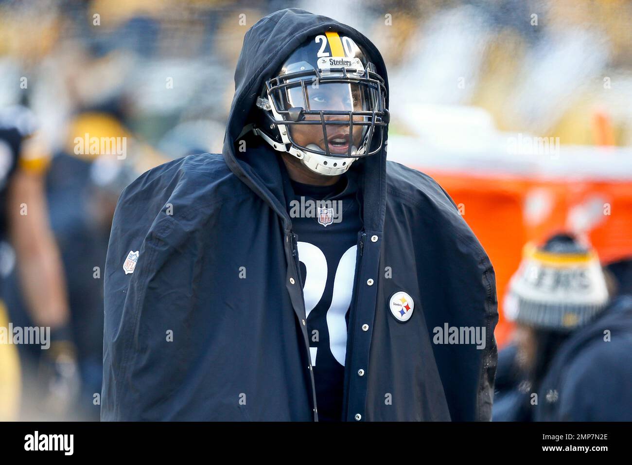 Pittsburgh Steelers free safety Robert Golden (20) on the sidleine ...