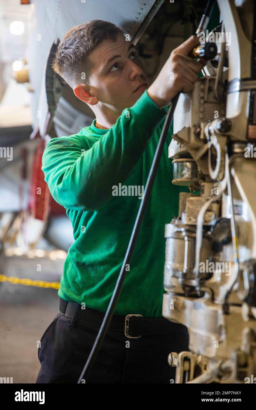 Electronic pressure gauges hi-res stock photography and images - Alamy