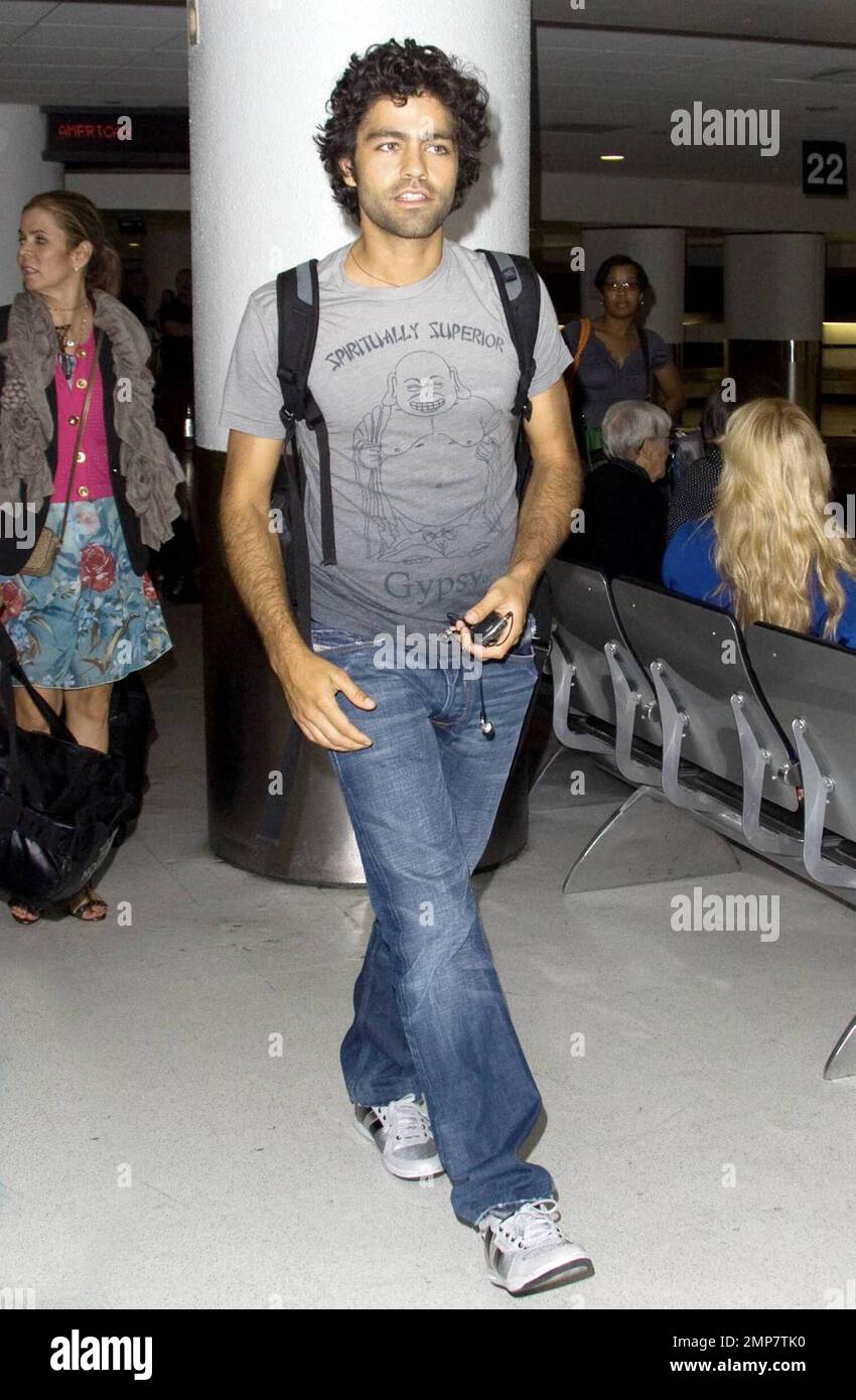 "Entourage" star and musician Adrian Grenier is spotted at Miami ...