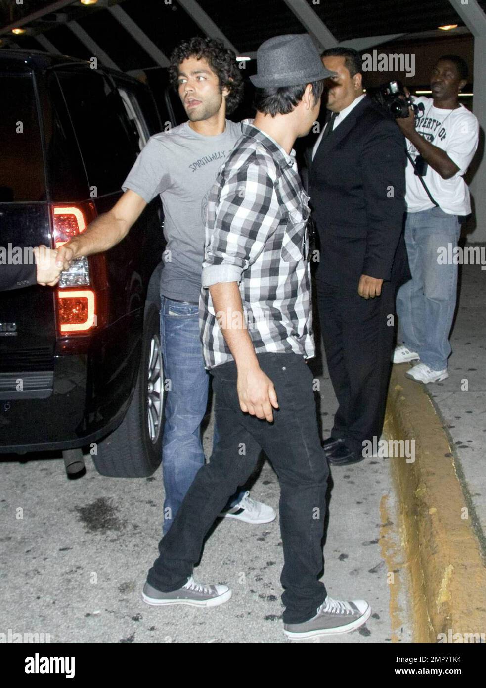 "Entourage" star and musician Adrian Grenier is spotted at Miami ...