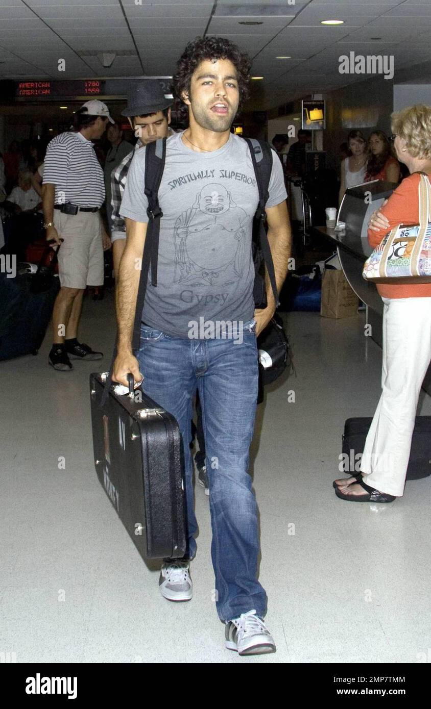 "Entourage" star and musician Adrian Grenier is spotted at Miami ...