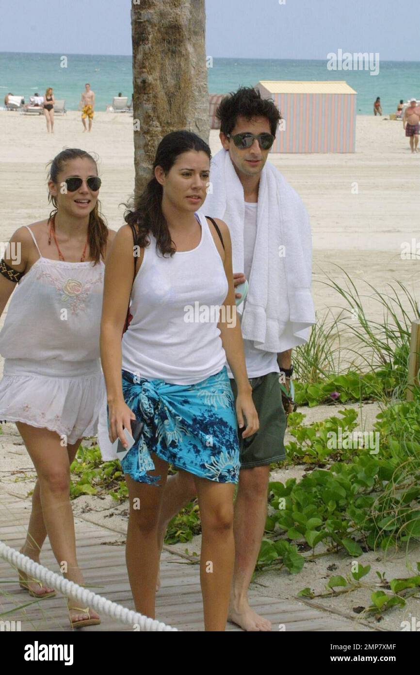 Adrien Brody and new girlfriend Spanish actress Elsa Pataky play ...