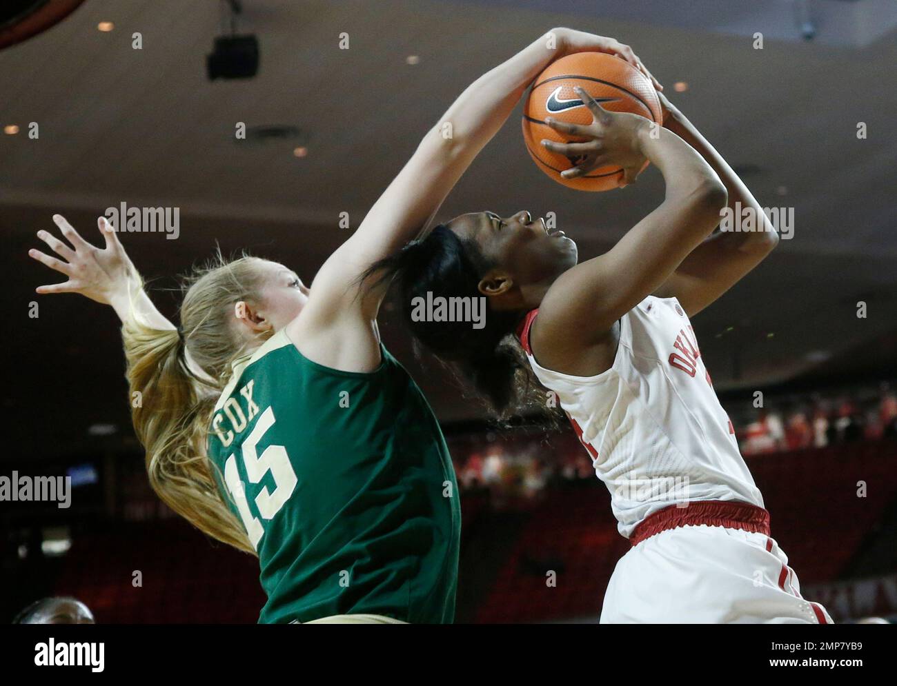 Baylor forward Lauren Cox (15) blocks a shot by Oklahoma guard Shaina ...