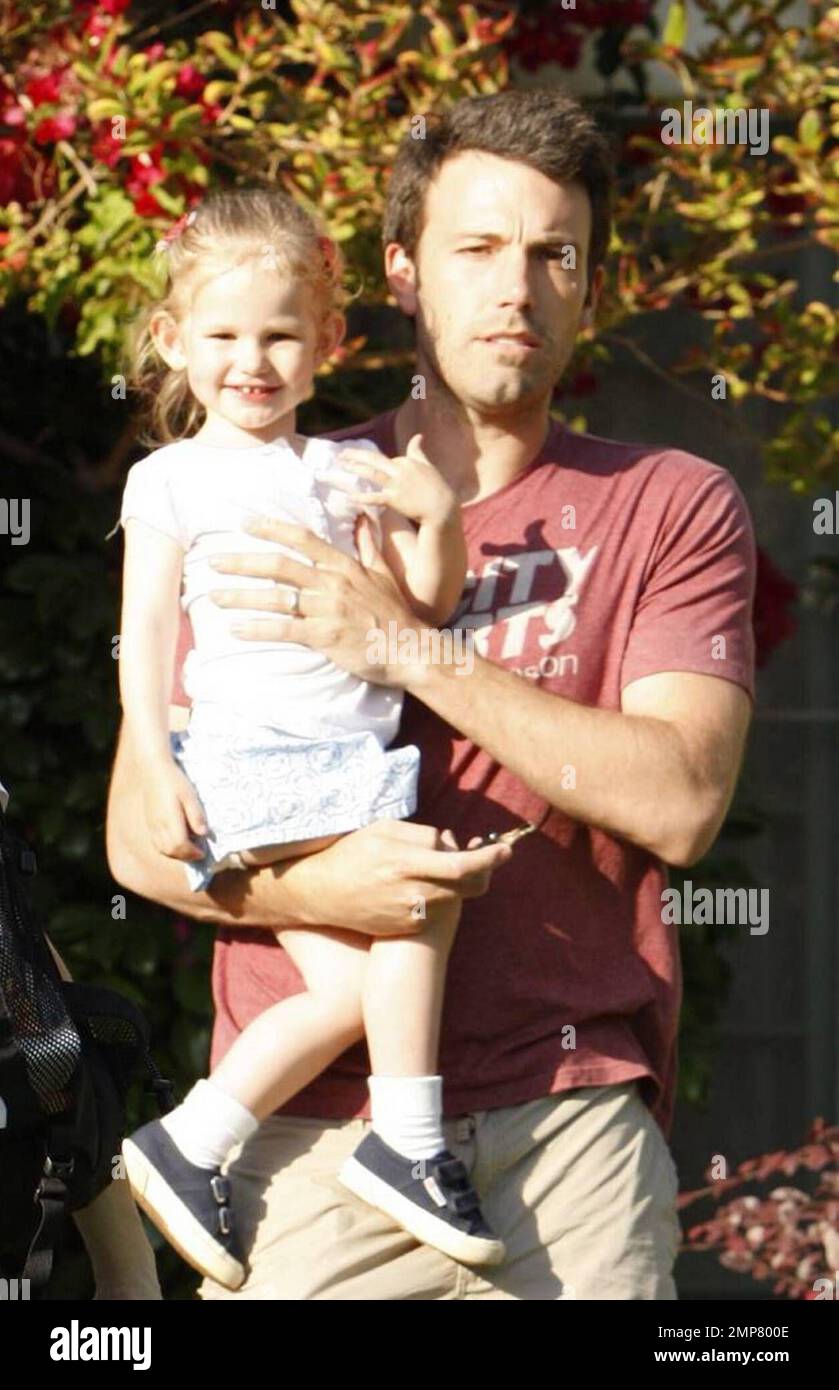 Ben Affleck and Jennifer Garner pick up their daughter, Violet, at ...
