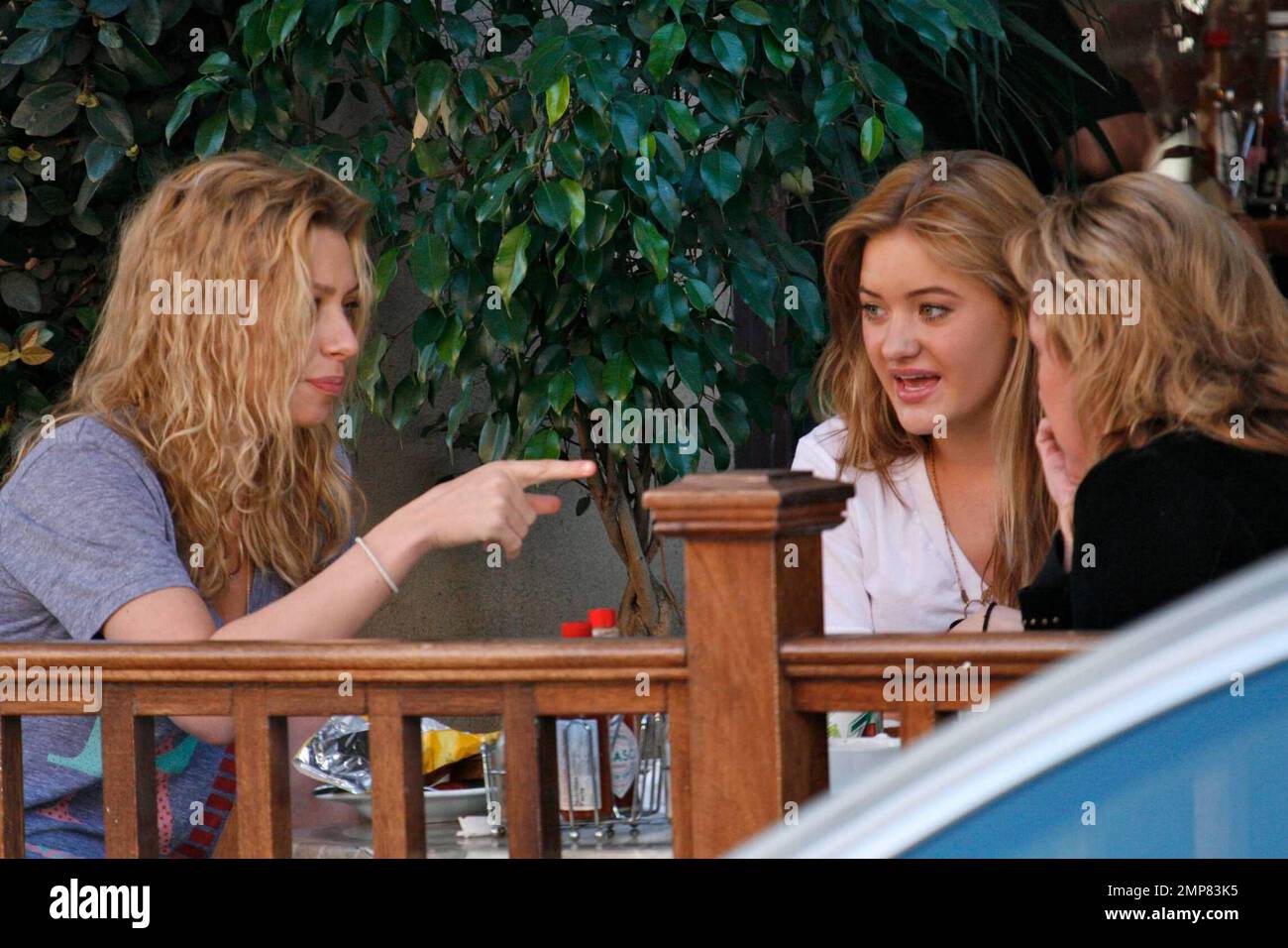 Aj and Aly have lunch with their mother in Beverly Hills. Los Angeles ...
