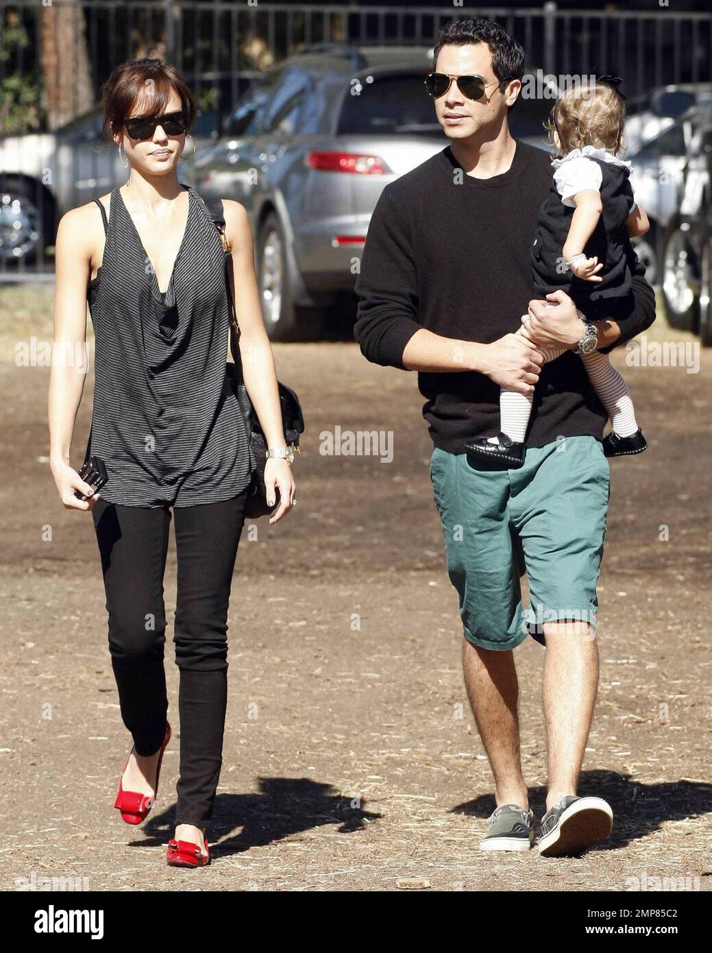 Jessica Alba, husband Cash Warren and daughter Honor Marie stop at the ...