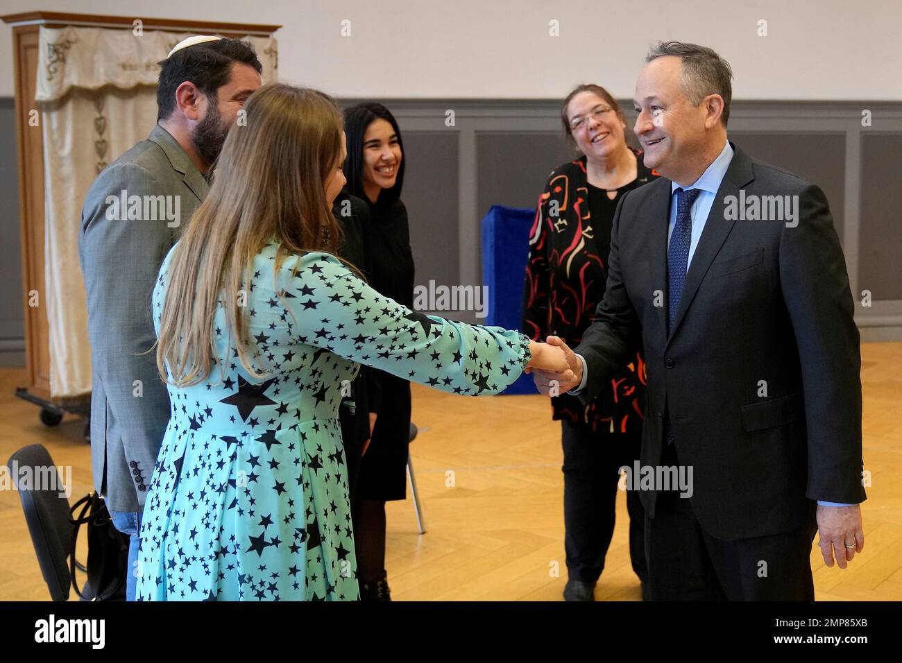 Berlin, Germany. 31st Jan, 2023. Douglas Emhoff (r), husband of U.S ...