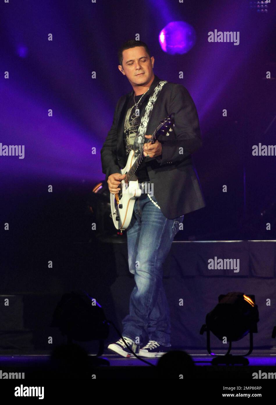 Latin Singer Alejandro Sans performs in concert at the American ...