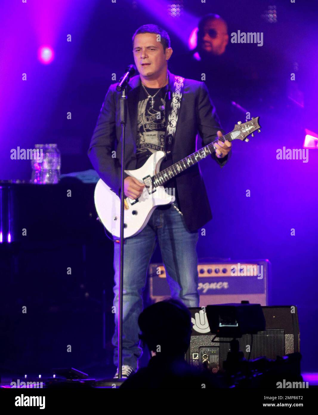 Latin Singer Alejandro Sans performs in concert at the American ...