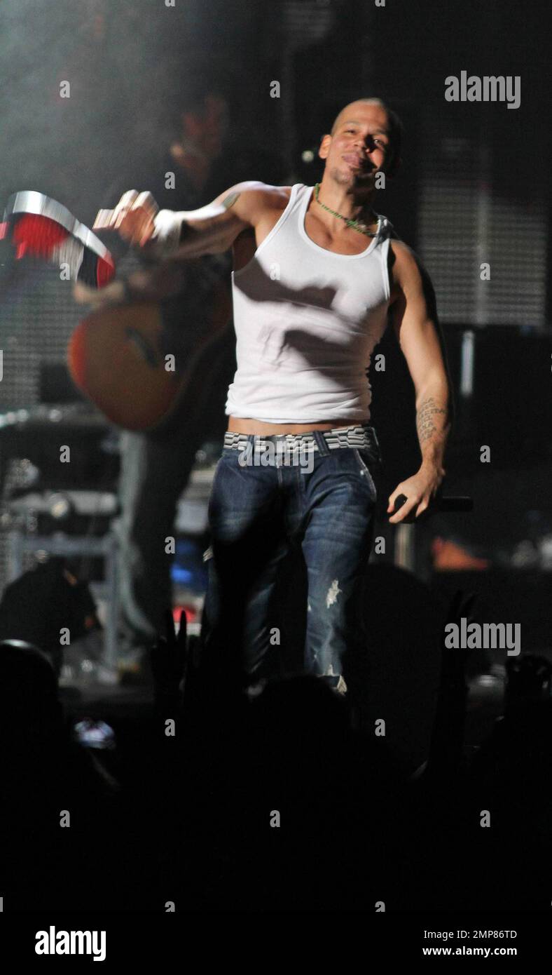 Latin Singer Alejandro Sans performs in concert at the American ...